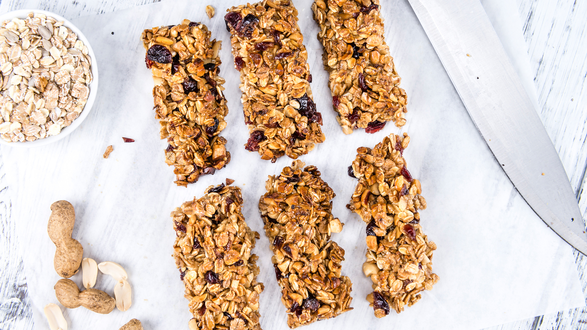 Cranberry almond granola bars | The GoodLife Fitness Blog